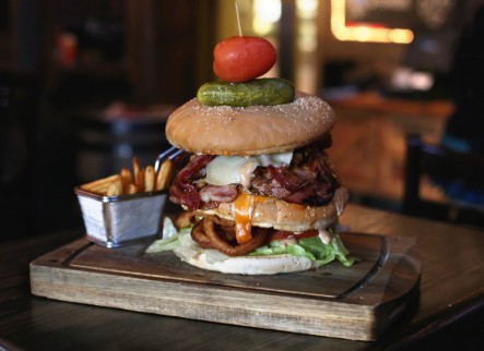 Pig and Duke's Man vs Pig Mayhem Burger Challenge - FoodChallenges.com ...
