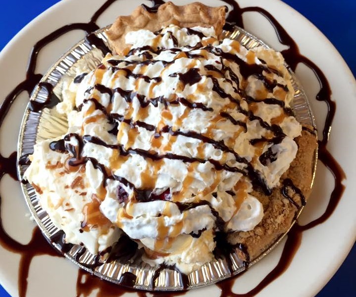 Betty's Pies' "Pig Trough" Dessert Challenge - FoodChallenges.com ...